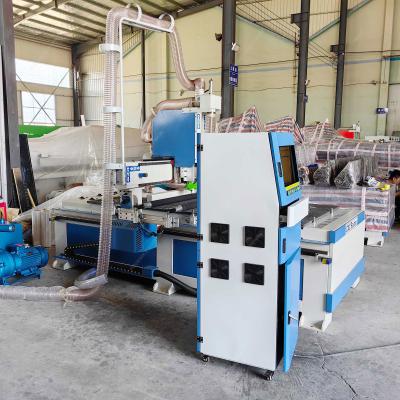 Cina Macchine per la lavorazione del legno multifunzione Macchine CNC per mobili per armadi PK1325 3D in vendita