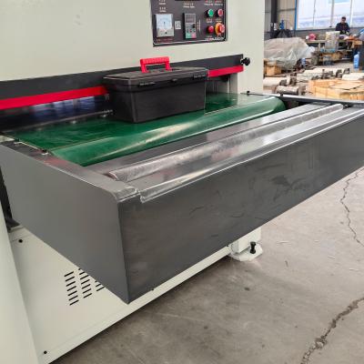 Cina 3.5 mm Spessore minimo per la lavorazione del legno Pianificatore a lato singolo per la lavorazione del cartone per mobili in vendita