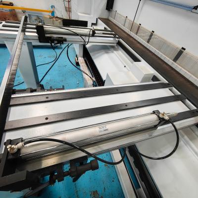 Cina 3800 KG MJ6230B Seghe a trave automatiche per la lavorazione del legno per il taglio di assi di legno in vendita