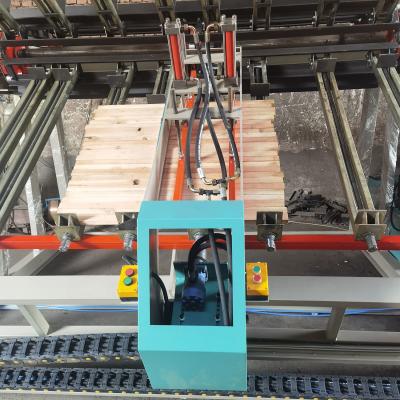 China High Productivity MY2600A-8 Rotary Wood Composer Pneumatic Clamp Carrier Hydraulic Wood Clamp Carrier Machine for sale