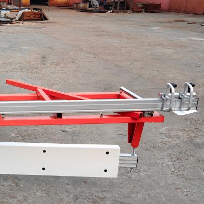 Cina 2300 mm lunghezza del tavolo scorrevole seghe a pannello ad alta precisione per la lavorazione del legno in vendita