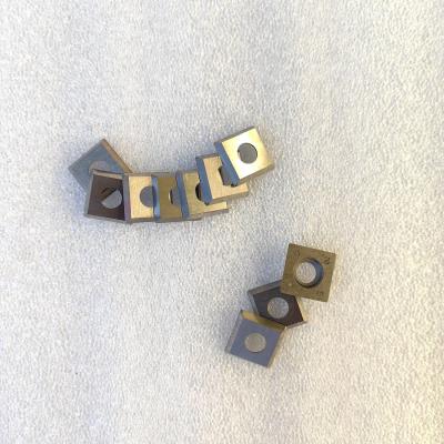 Cina 30° Bivello di taglio 14*14*2 Coltello a spirale per la lavorazione del legno con taglialegna a quadrilaterale in vendita