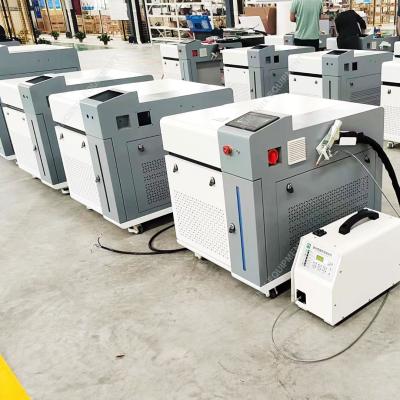 China 1500W Industrielle 3 in 1 Faserlaserreiniger Schweißer Schneider Spot Schweißreinigungsmaschine zu verkaufen