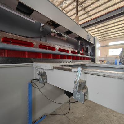 China Máquina de corte de pinças de folheado de guilhotina hidráulica, comprimento máximo 3180 mm MJB318 à venda