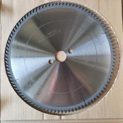 Cina Tct Materiale carburo Leghe per la lavorazione del legno Lama a sega circolare per il taglio del legno massello in vendita