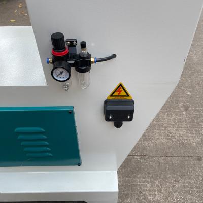 Cina Spessore massimo del pezzo da lavoro 150 mm 3kw Macchina a rotazione in legno ad alta velocità per lo stampaggio a fusione in vendita