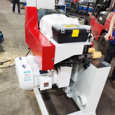 中国 簡単に操作できる丸い棒形作機 掃描棒切断と木材加工 販売のため