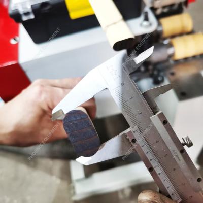 中国 木製の丸棒加工 ブラームスティック製作機械 作業棒直径 R6-R30mm 販売のため
