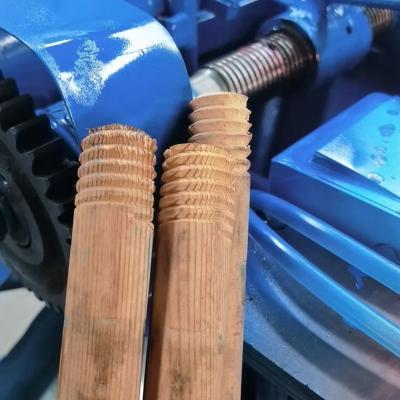 China Houten strookdraadmachine met op maat gemaakte mini-houten bezemstrook schroeifunctie Te koop
