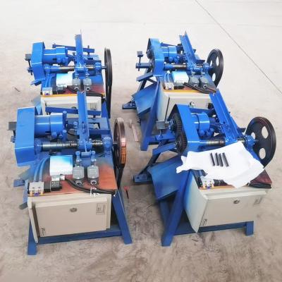 Cina Macchina per la filiera di bastoncini a vite di 15 mm per la produzione automatica di piccole scope in vendita