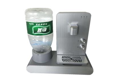 Cina Piccolo erogatore da tavolo innovatore del dispositivo di raffreddamento di acqua per ammorbidire l'acqua in vendita