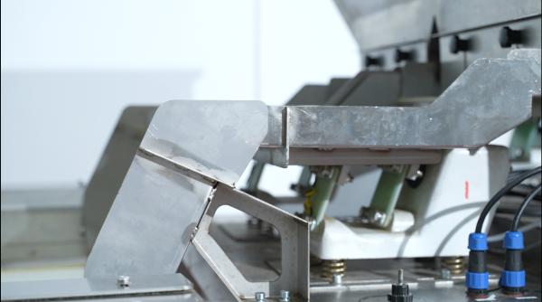 Quality Lithium-ion Battery Sorting Machine Based On Image Recognition, Achieving for sale