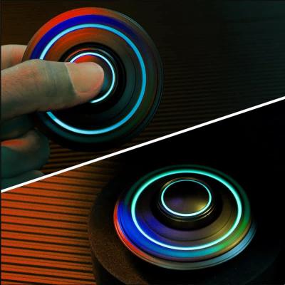 中国 子供のための金属フィジェットスピナー 大人 明るい夜間効果 UFO 指のハンドスピナー 販売のため