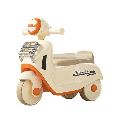 Cina Regali personalizzati per bambini per ragazzi ragazze 12 pollici sedile tipo camminatore auto bilanciata scorrevole in vendita