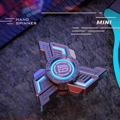 Cina Gioco a mano con le dita in metallo per adulti adolescenti bambini ADHD Fidget Spinner Puzzle anti-ansia in vendita