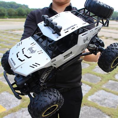 China 4WD recarregável Rock Crawler elétrico fora de estrada rádio carro de controle remoto para crianças presentes à venda