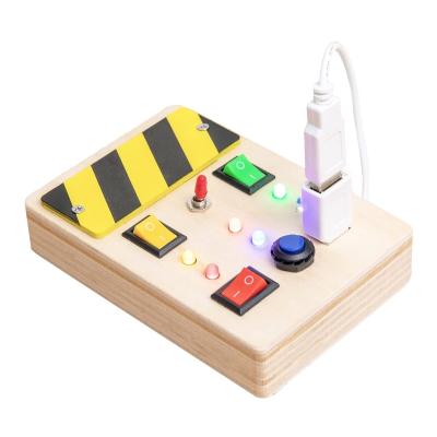 China Envolvendo LED Light Busy Board Ideal para bebês 0-24 meses para melhorar as habilidades motoras finas à venda