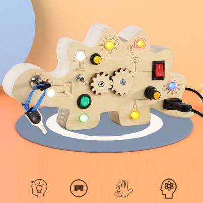 中国 木製のボタンのスイッチ LEDライト 忙しいボード 感覚活動玩具 その他の教育用玩具 販売のため