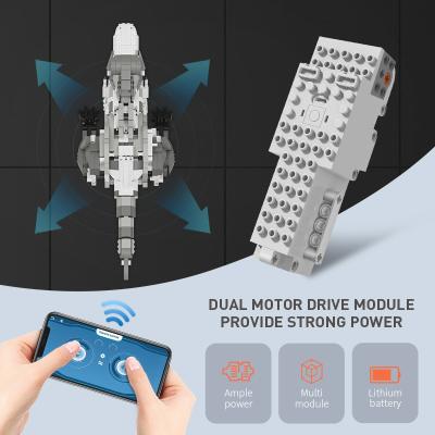 Cina 960pcs all'interno-all'esterno Blocco di costruzione Remote Control Monster Truck Off Road RC Car in vendita