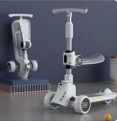 Cina Scooter elettrici di plastica auto-bilancianti 3 ruote Scooter da calcio per bambini di età compresa tra 2-4 anni in vendita