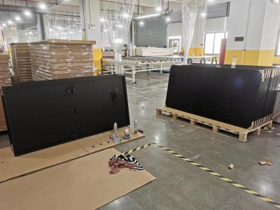 Cina TUTTI i pannelli solari mono neri da 550 W, 555 W, 560 W, completamente neri con cornice nera, retro in vendita
