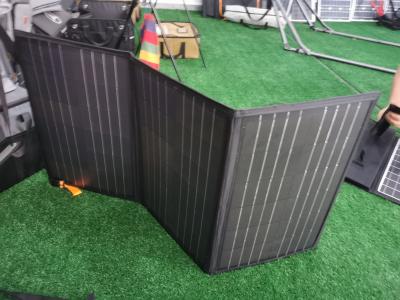 Cina I pannelli solari pieganti portatili insacca il silicio policristallino 200W 300W 400W dei corredi in vendita