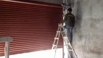 Китай Алюминиевая дверь с роликовой жалюзи HA80 7500x7500 мм с дистанционным управлением продается