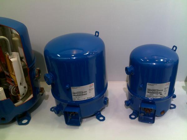 Quality Reciprocating Piston Type Maneurop scroll compressor HCM120T4 10HP 99390BTU for sale