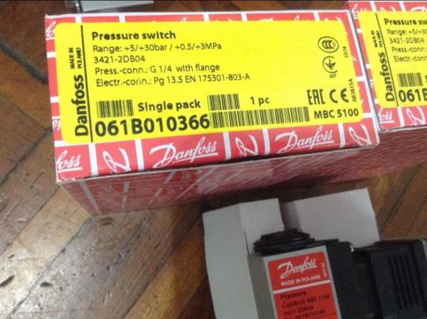 Quality MBC 5100 061B010366 Compact Pressure Switch Block Type For Marine Applications for sale