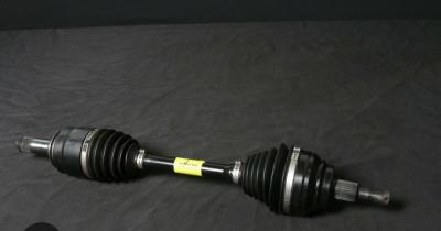 Cina 60 libbre in polvere rivestito di acciaio asse motore per auto MERCEDES MLGLE W166 NEW parte anteriore BM-1234 in vendita