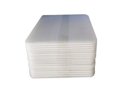 Cina RoHs ha ondulato gli strati di plastica della protezione del pavimento si imbarca su 3mm 4mm 5mm in vendita