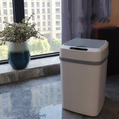 China Household Kick Automatic Toilet Intelligent Sensing Trash Can Motion Sensor Kitchen Plastic Electric Smart Garbage Bin à venda
