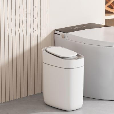 China 2023 New Household Bathroom Living Room Toilet Paper Basket Sewn Electric Bucket Intelligent Induction Smart Garbage Can à venda