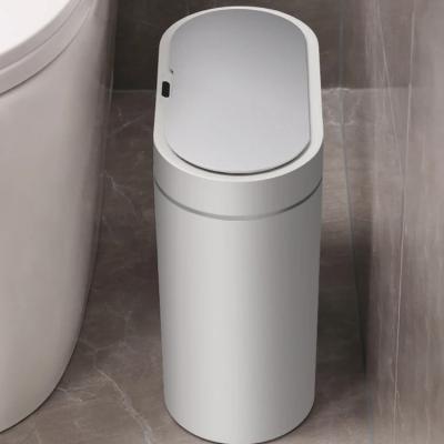 China Household Automatic Toilet Toilet Paper Basket Narrow Slit with Cover Electric Intelligent Induction Smart Waste Bins à venda