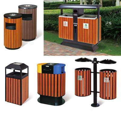 中国 Large Waste Bin Collection Station Outdoor Trash Can with Wooden Metal Wood Trash Can 販売のため