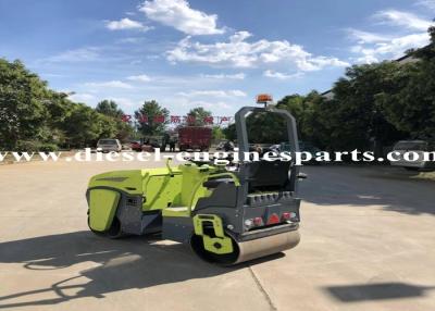 Cina Motore che guida 3 Ton Asphalt Roller Easy Operation Vibratory Asphalt Roller in vendita