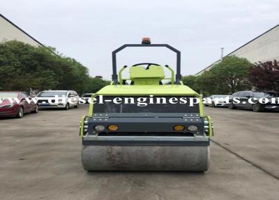Cina Motore che guida 3 Ton Asphalt Roller Easy Operation Vibratory Asphalt Roller in vendita