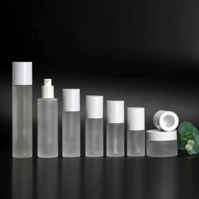 China Plastic Collar Clear Glass Beauty Bottle Eco Friendly Sustainable Packaging for Skincare Serums Essential Oils and Lotions for sale