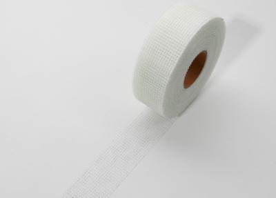 China Anti fita de rachamento do comprimento da largura 50m de Mesh Roll 10mm da fibra de vidro para o reparo do emplastro à venda