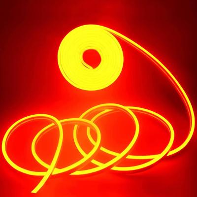 Cina 2835 SMD 12V 6 X 12mm 8 X 16mm PVC Silicone Neon Light E Single All Color LED Neon Flex Rope in vendita