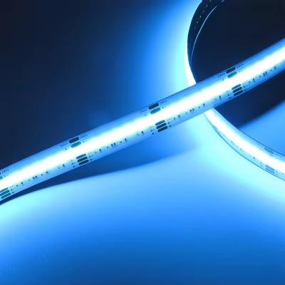 Cina Super luminosità striscia LED COB RGB 12mm colori multipli 120 gradi super larghi 1080 LED/m COB striscia luce a colori in vendita