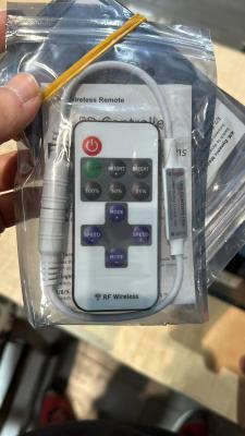 中国 ベストセラー ミニ LEDコントローラ 11キー 5V 12V 24V 単色コントローラ RF 無線 触覚 リモートライト LEDディマー 販売のため