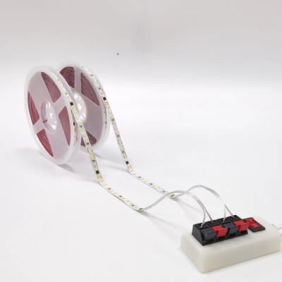 中国 IP20 LED SMD 2835 120LEDS 110V 柔軟なLEDストライプ あなたはカットできるLEDストライプライト 販売のため