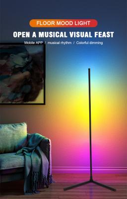 Cina Illuminazione d'interno decorativa moderna Lampada da terra a LED RGB IC Smart Corner Atmosphere Light in vendita