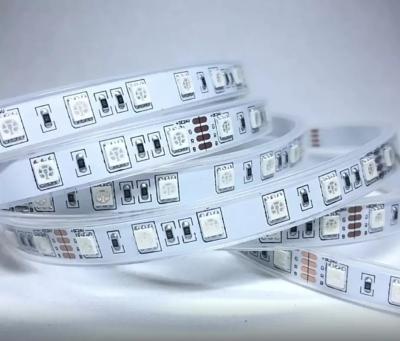 中国 12w 12v 24v 10mm 60Leds Rgb 5050 Smd 柔軟なLEDストライプライト 販売のため