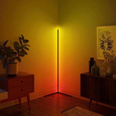 China Luz de esquina LED de cambio de color RGB para iluminación decorativa del suelo 35*35*1500mm en venta