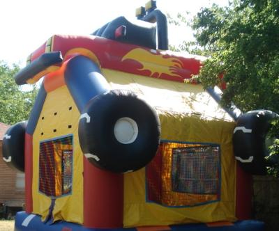 China Inflatable Bouncer / Bouncer house / Car Bouncer 0.55mm pvc tarpaulin 5*5m for sale
