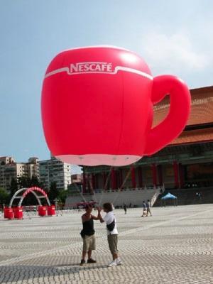 China customized giant advertising lighting inflatable cup balloon for sale
