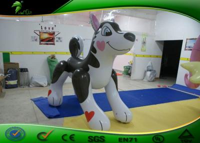 中国 ポリ塩化ビニールの黒く膨脹可能な犬を印刷している子供 2mH のための膨脹可能なマンガのキャラクタはもてあそびます 販売のため