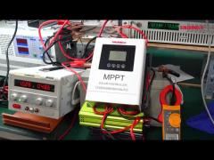 Compacte MPPT-zonneladingscontroleerder Draagbare 12 Volt-zonneladingscontroleerder